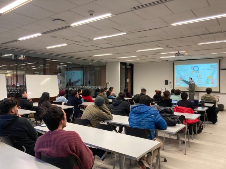 Dash AI: Plataforma interactiva de código abierto – IMFD